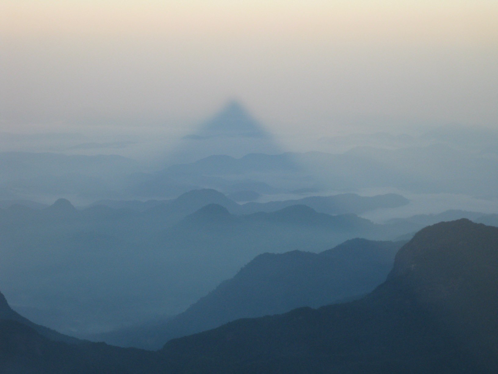 4 Triangle Shadow on the Western Side | Easyfundraising Blog